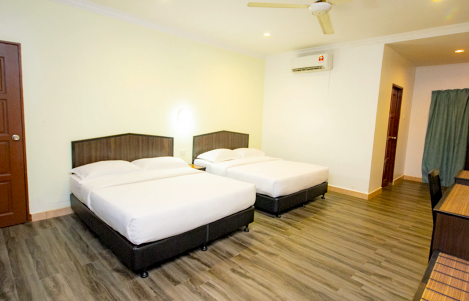Family Room - Malibest Resort